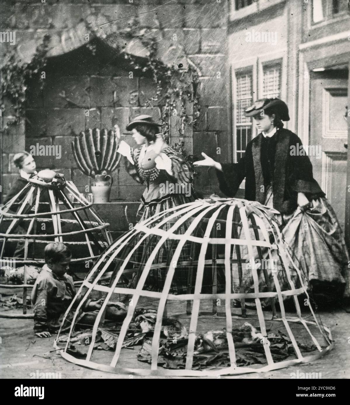 Crinoline 1860 hi-res stock photography and images - Alamy