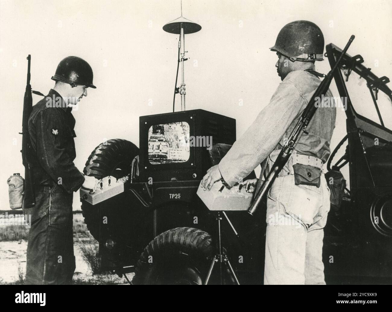 American soldiers manouvering one of the first drones, USA 1956 Stock ...