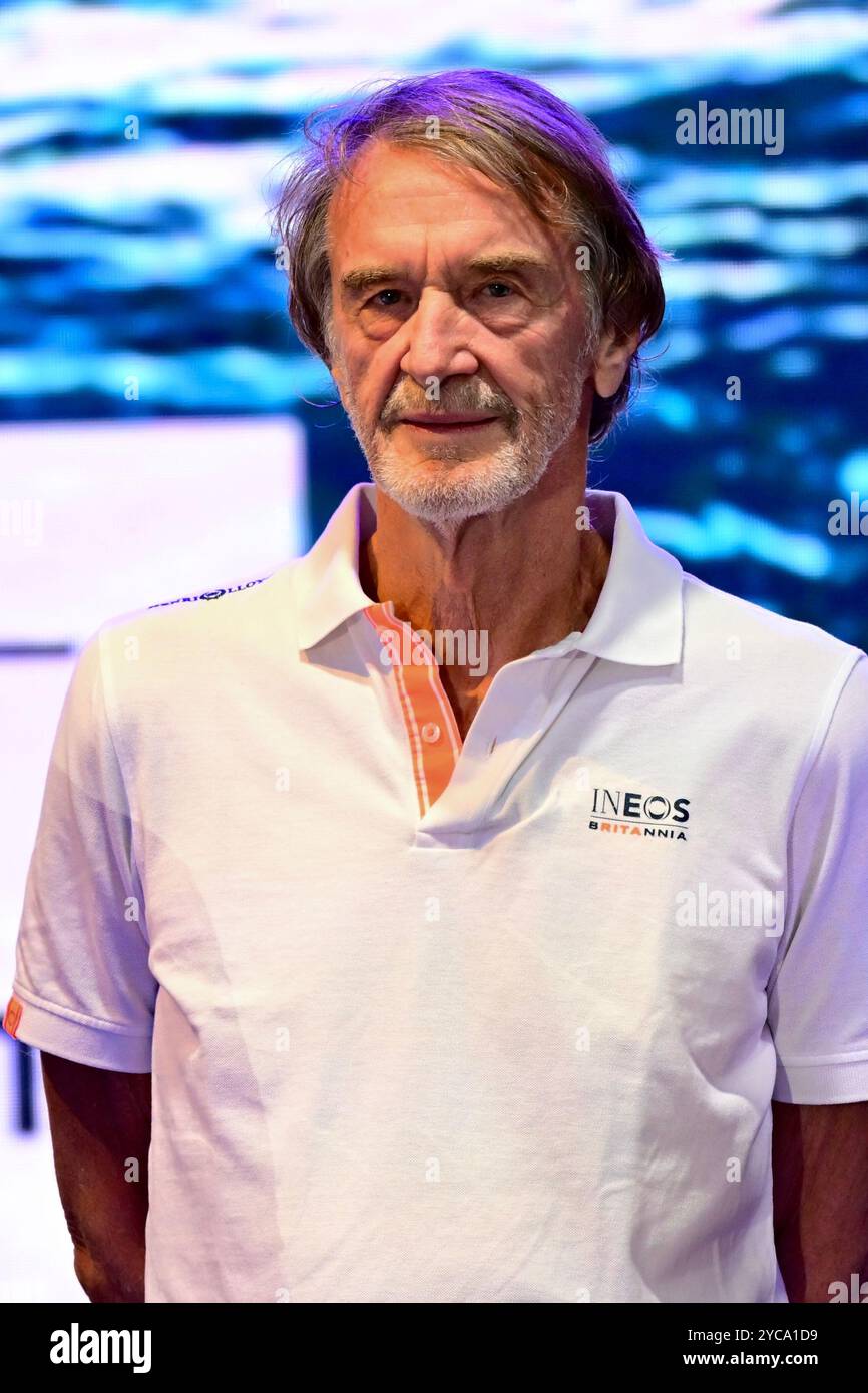 Sir James Arthur Radcliffe, AKA Jim Radcliffe, on stage at the Louis ...