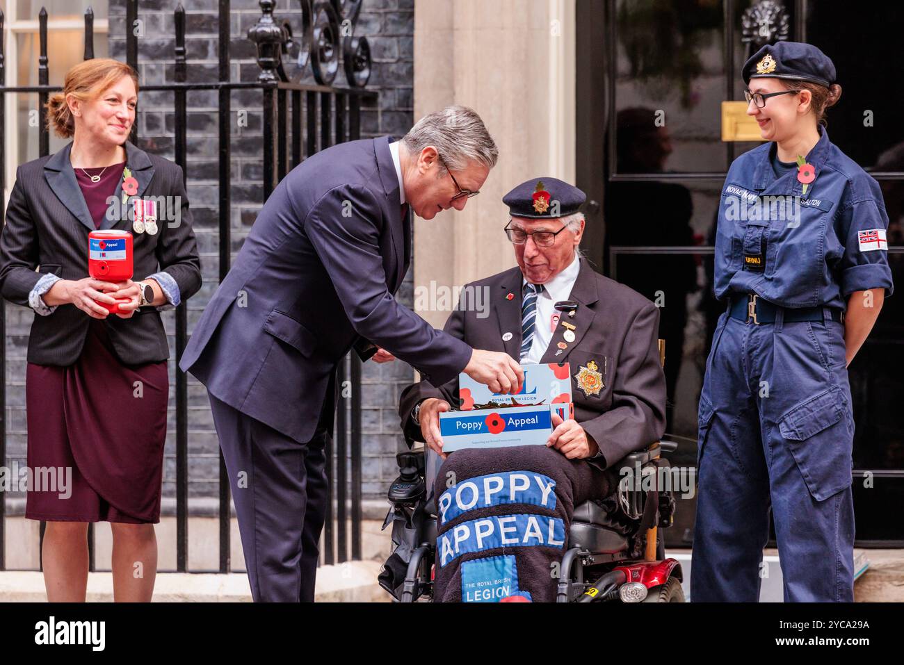 Poppy appeal 2024 keir starmer hi-res stock photography and images - Alamy