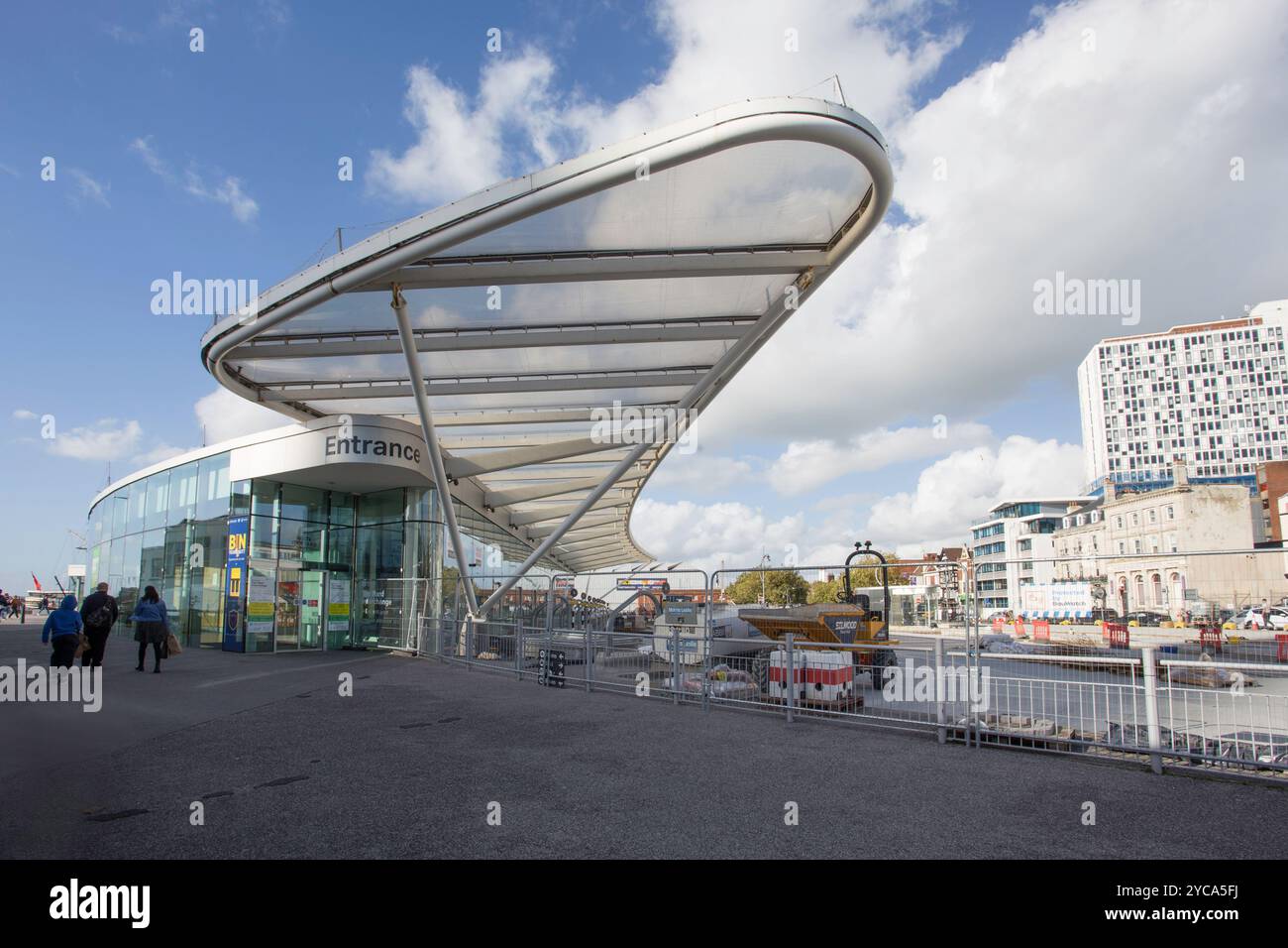 The Hard, Portsmouth Bus Terminal refurbishment work Stock Photo - Alamy