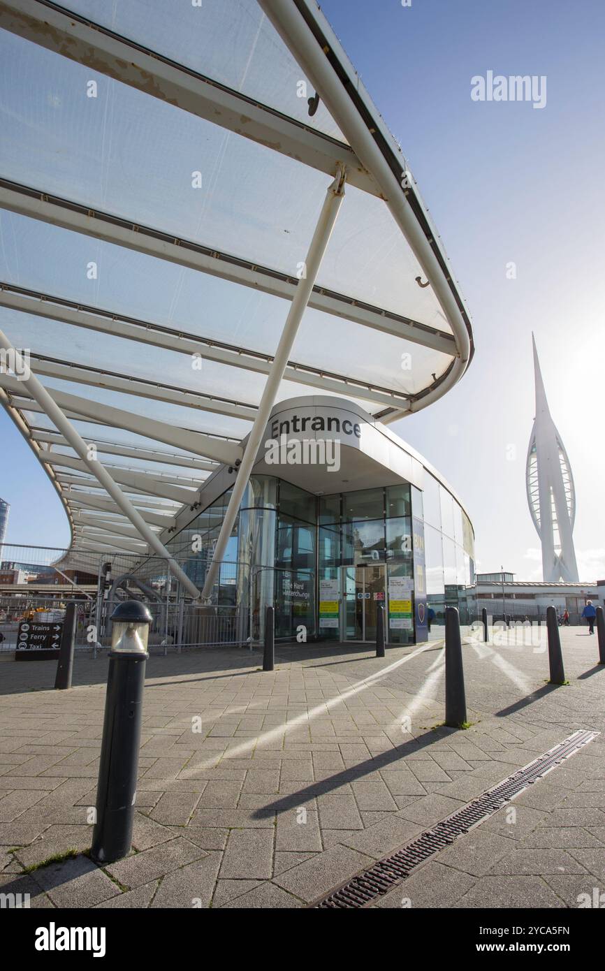 The Hard, Portsmouth Bus Terminal refurbishment work Stock Photo - Alamy