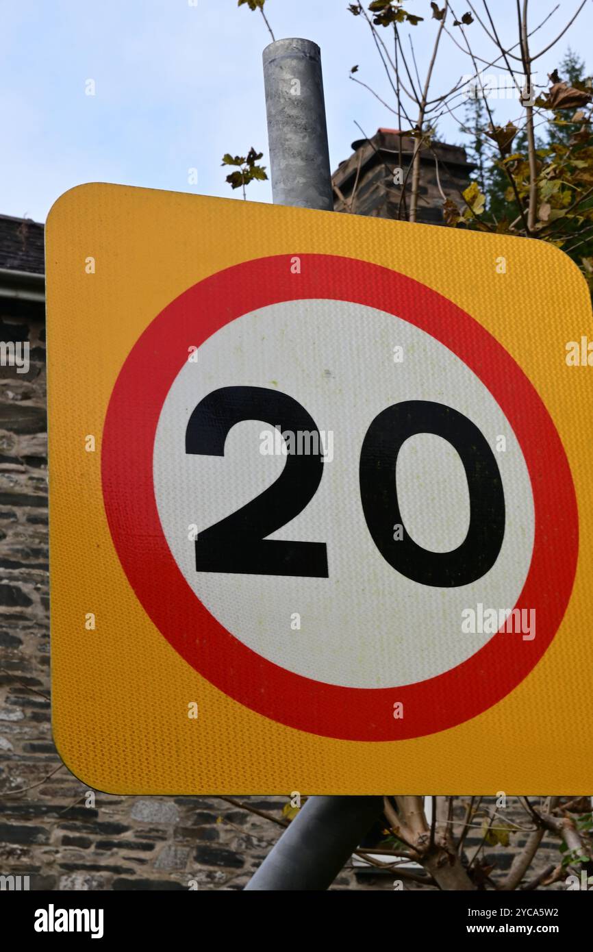 20mph sign wales hi-res stock photography and images - Alamy