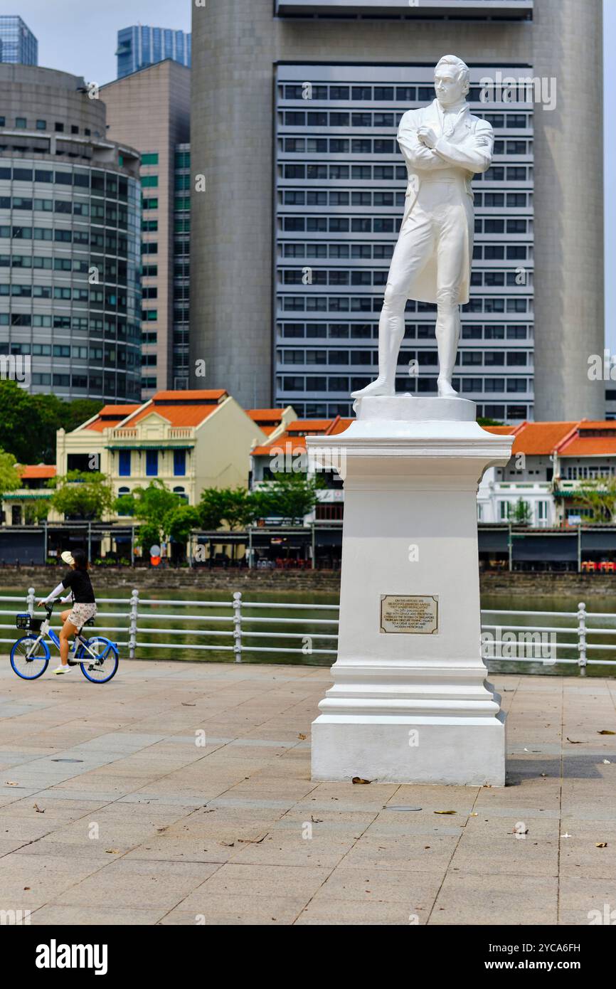 Raffles statue sir stamford raffles hi-res stock photography and images - Alamy