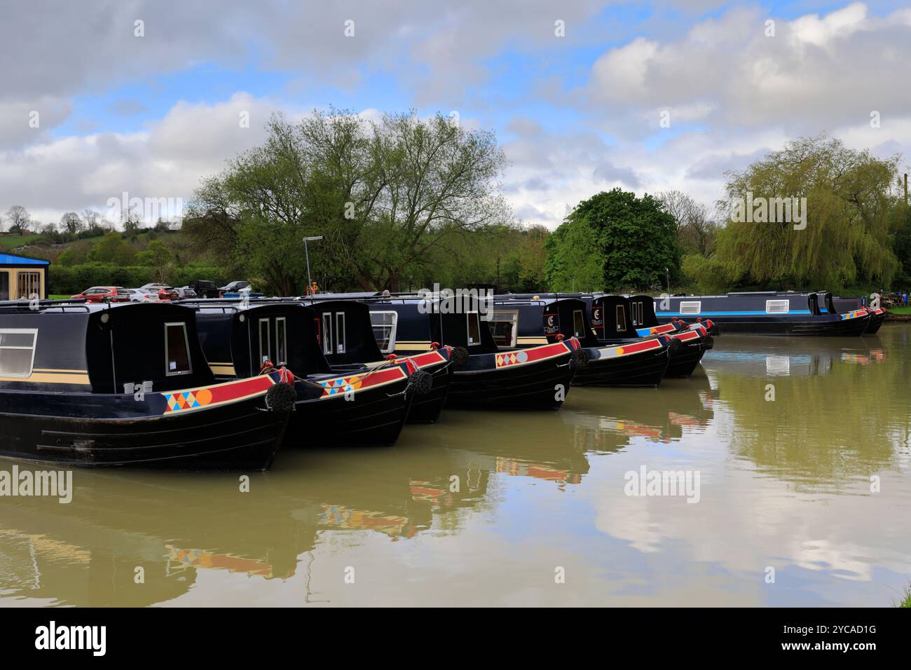 Narrowboats at Napton junction, Napton Marina, Stockton, Southam ...