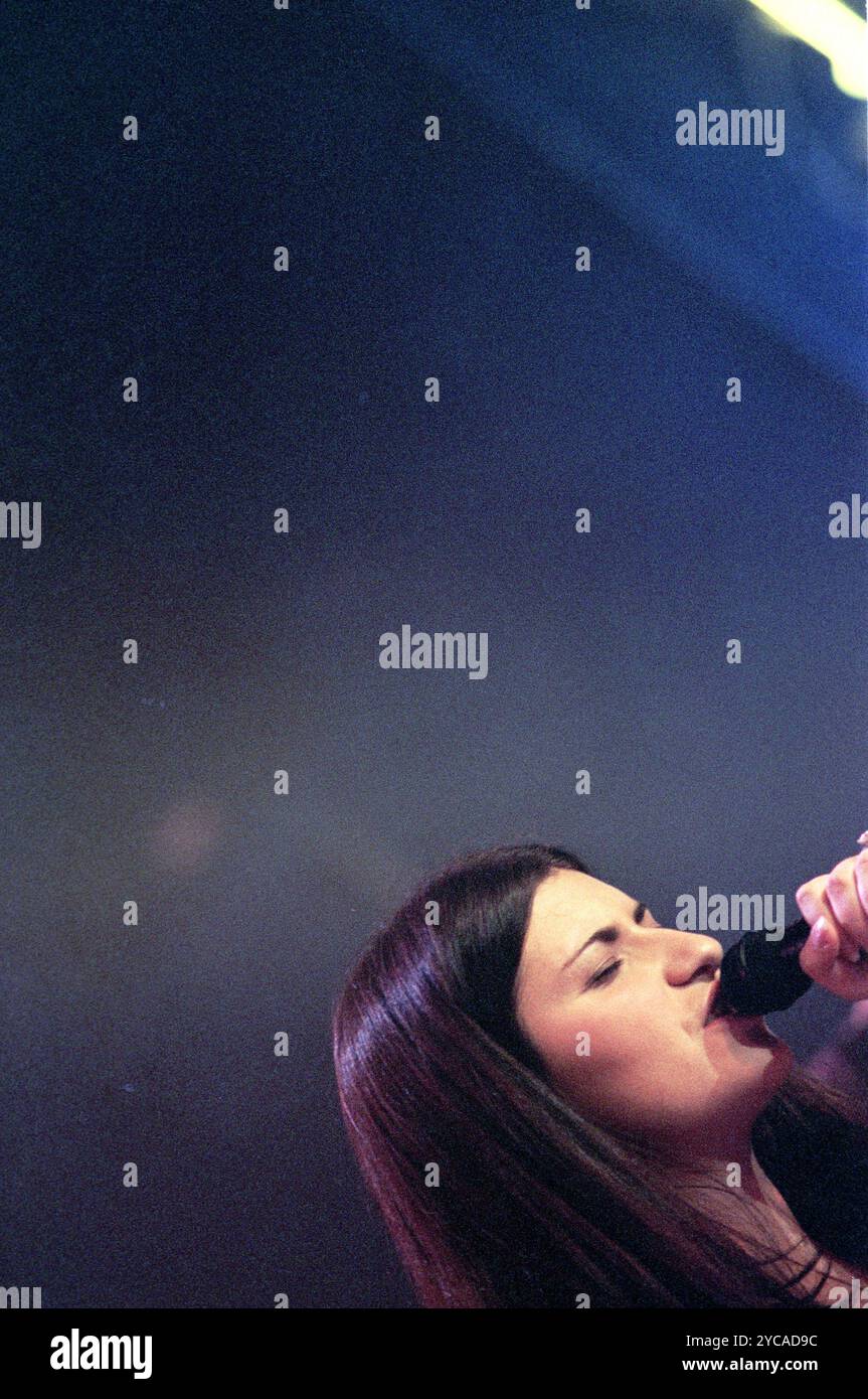 Laura pausini fotografie 1996 hi-res stock photography and images - Alamy