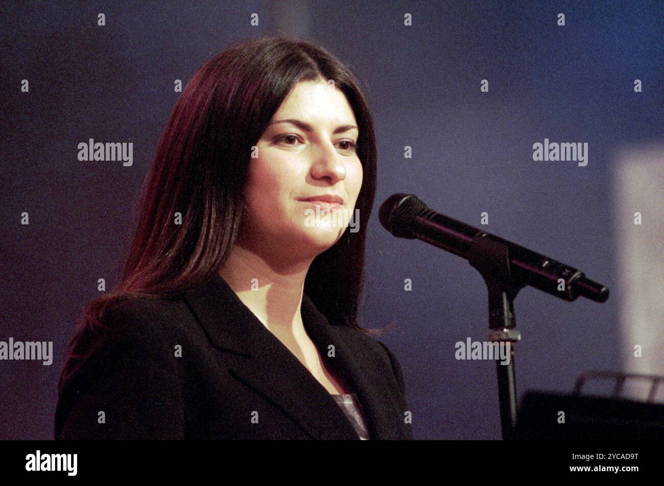 Laura pausini fotografie 1996 hi-res stock photography and images - Alamy