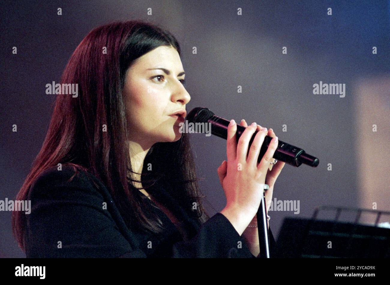 Laura pausini fotografie 1996 hi-res stock photography and images - Alamy