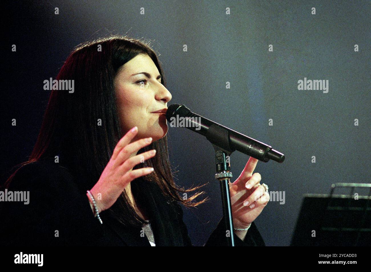 Laura pausini fotografie 1996 hi-res stock photography and images - Alamy