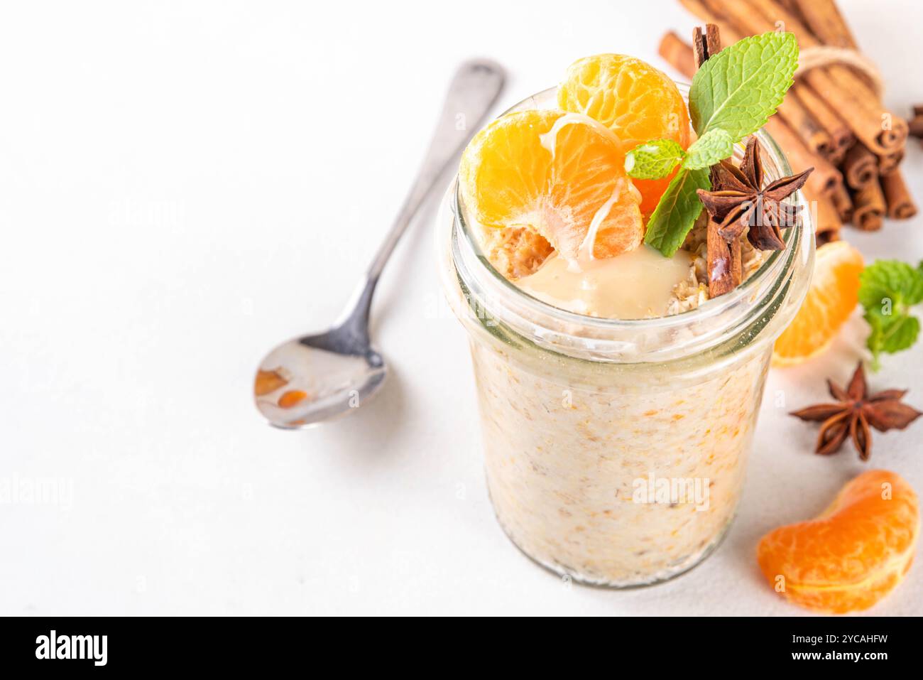 Tangerine creamsicle Overnight Oats, sweet breakfast oatmeal with ...