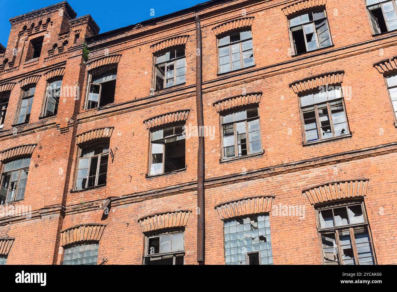 industrial background, wall of abandoned vintage factory building Stock ...