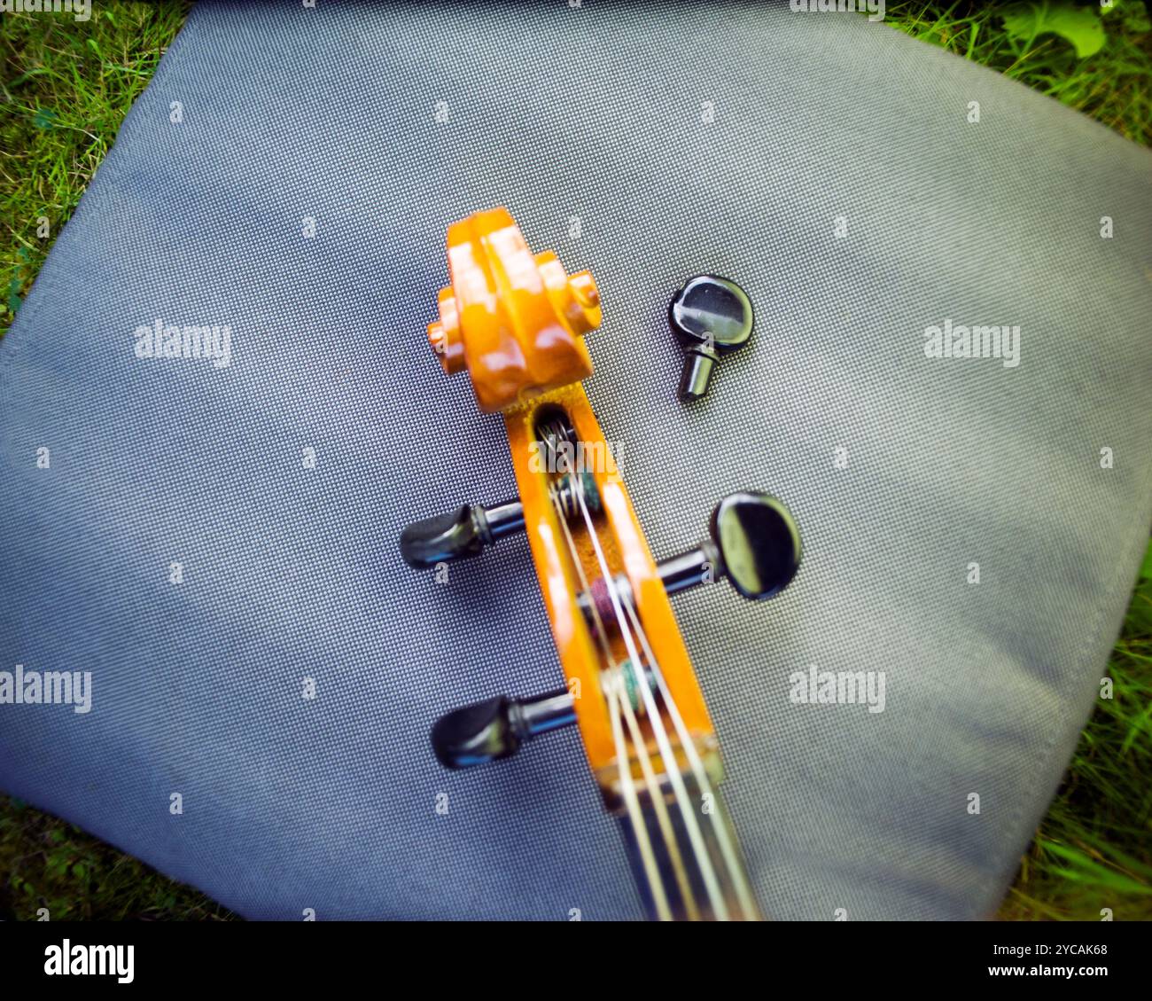 Broken cello hi-res stock photography and images - Alamy