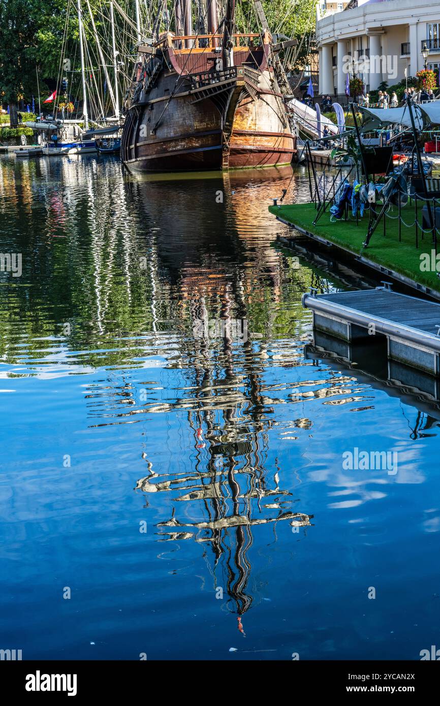 St katherines dock history hi-res stock photography and images - Alamy