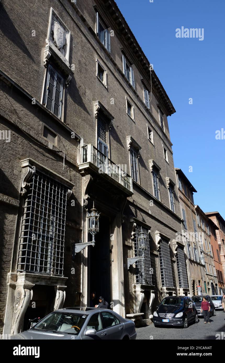 Via giulia roma hi-res stock photography and images - Alamy