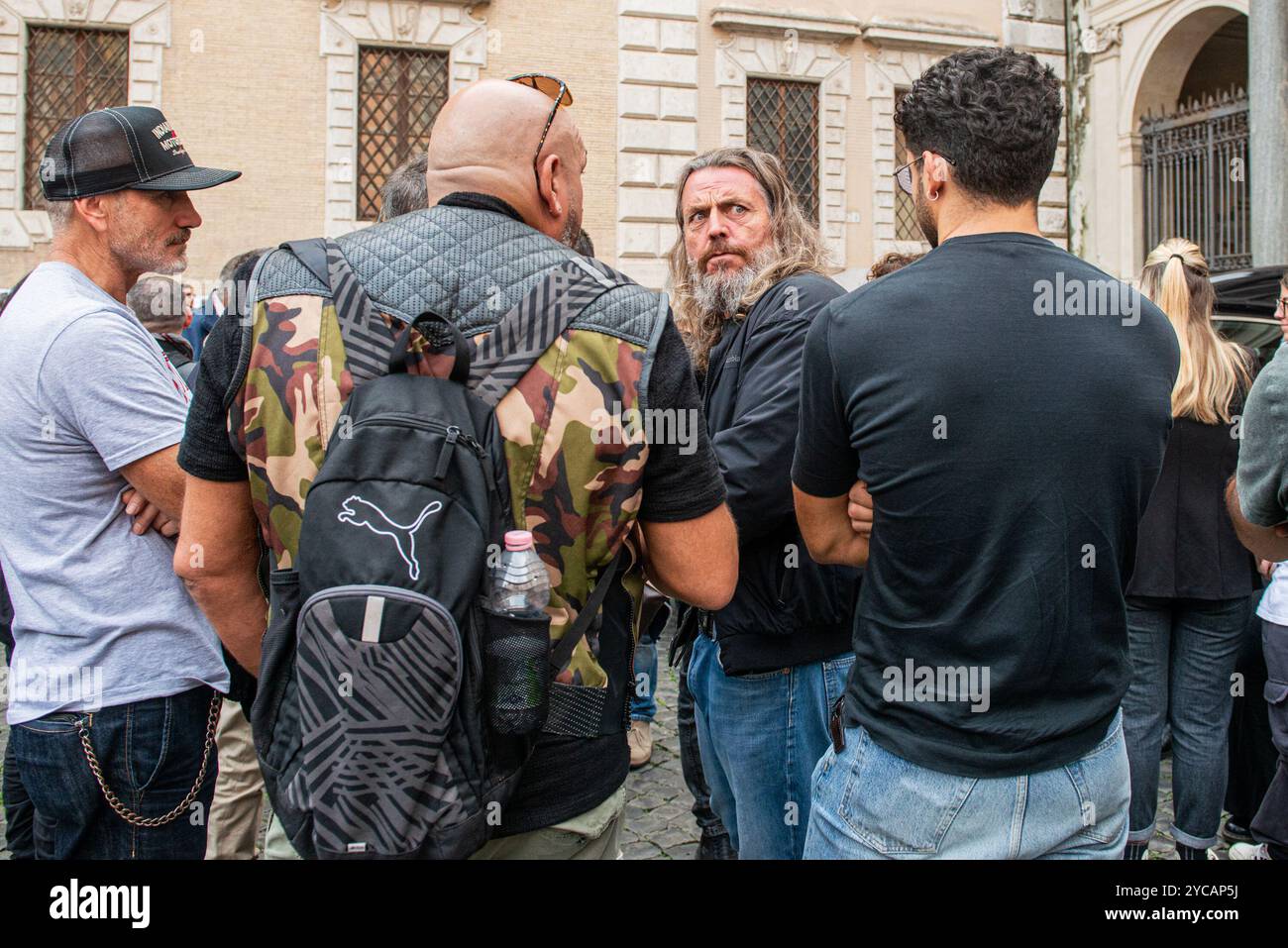 Funerali di Adamo Dionisi a Santa Maria in Trastevere. Nella foto Mirko ...