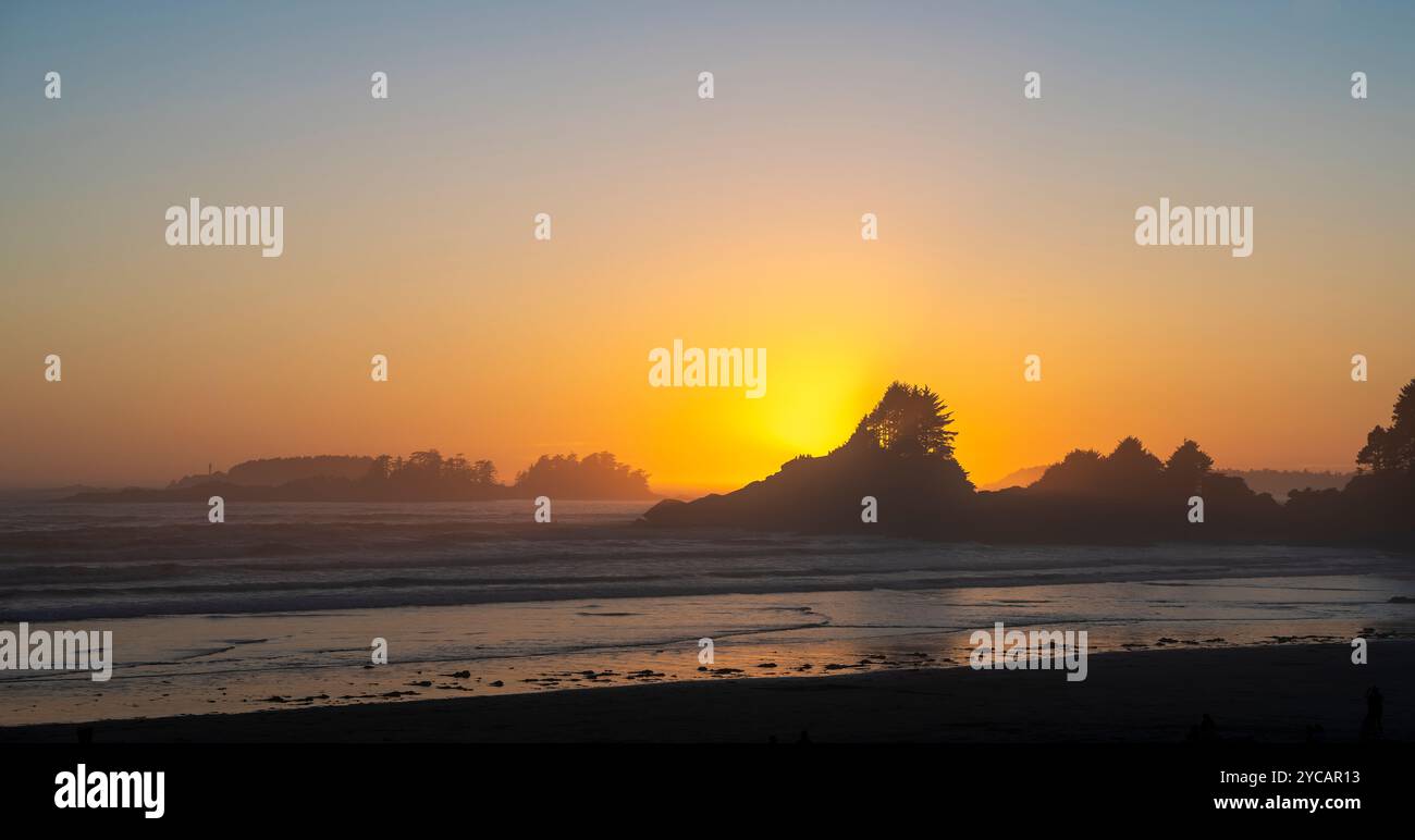 Cox Bay Beach sunset panorama, Tofino, Vancouver Island, British ...
