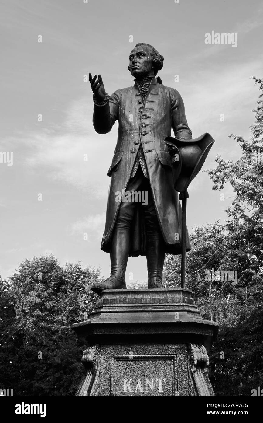 Immanuel kant statue Black and White Stock Photos & Images - Alamy