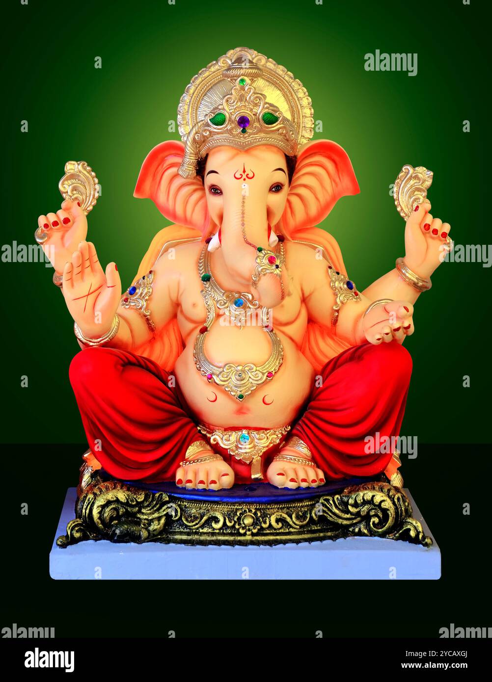 Ganesh sculpture, Lord Ganpati, Ganesha on colourful Background ...