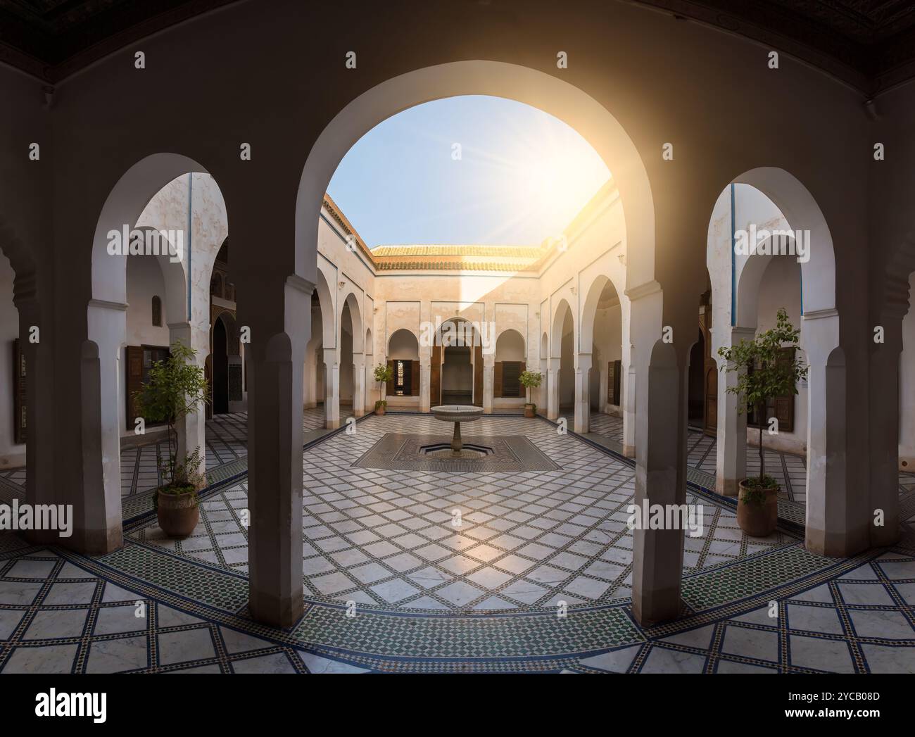 Moroccan house courtyard hi-res stock photography and images - Alamy