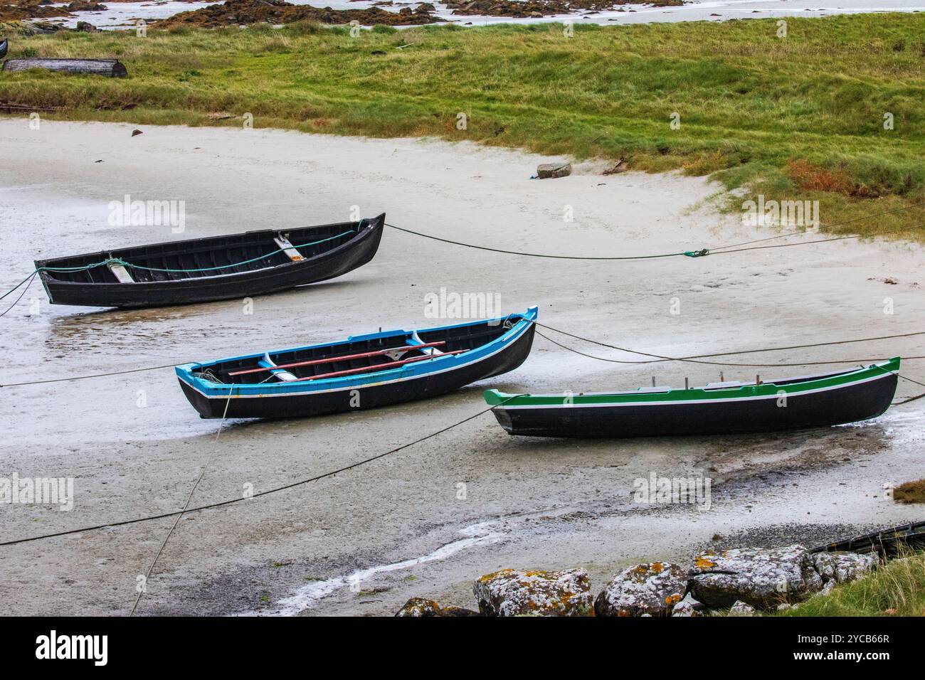 Currach boat hi-res stock photography and images - Alamy