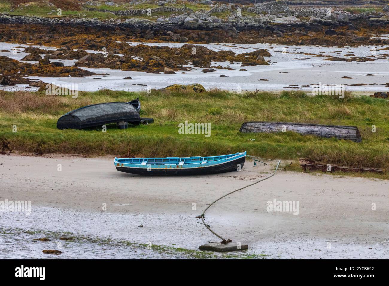 Wooden currach hi-res stock photography and images - Alamy
