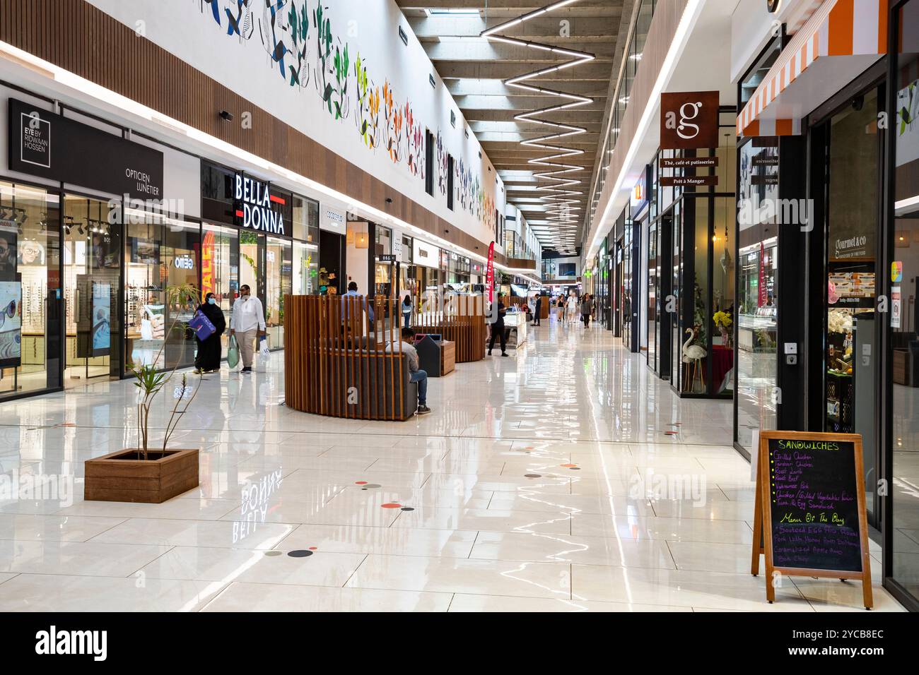 Tribeca Mall, shopping center, huge, gigantic, modern, Indian Ocean ...