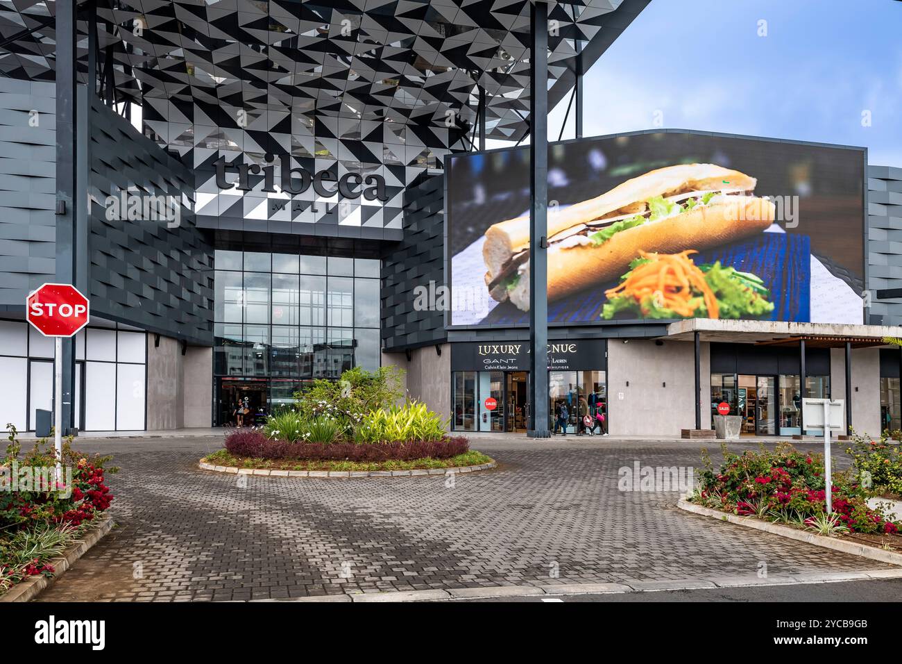 Tribeca Mall, shopping center, huge, gigantic, modern, Indian Ocean ...