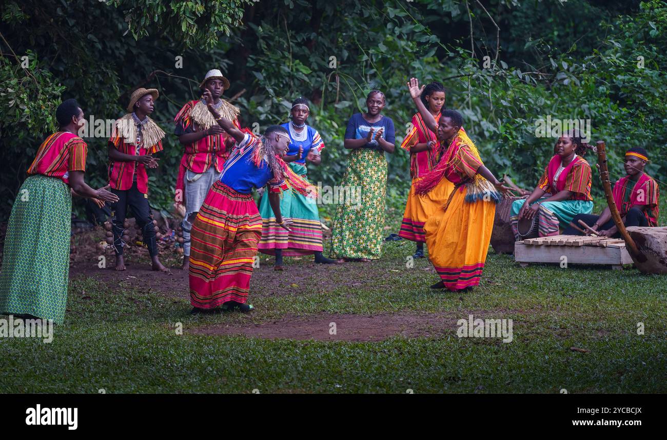 Traditional dance songs hi-res stock photography and images - Alamy