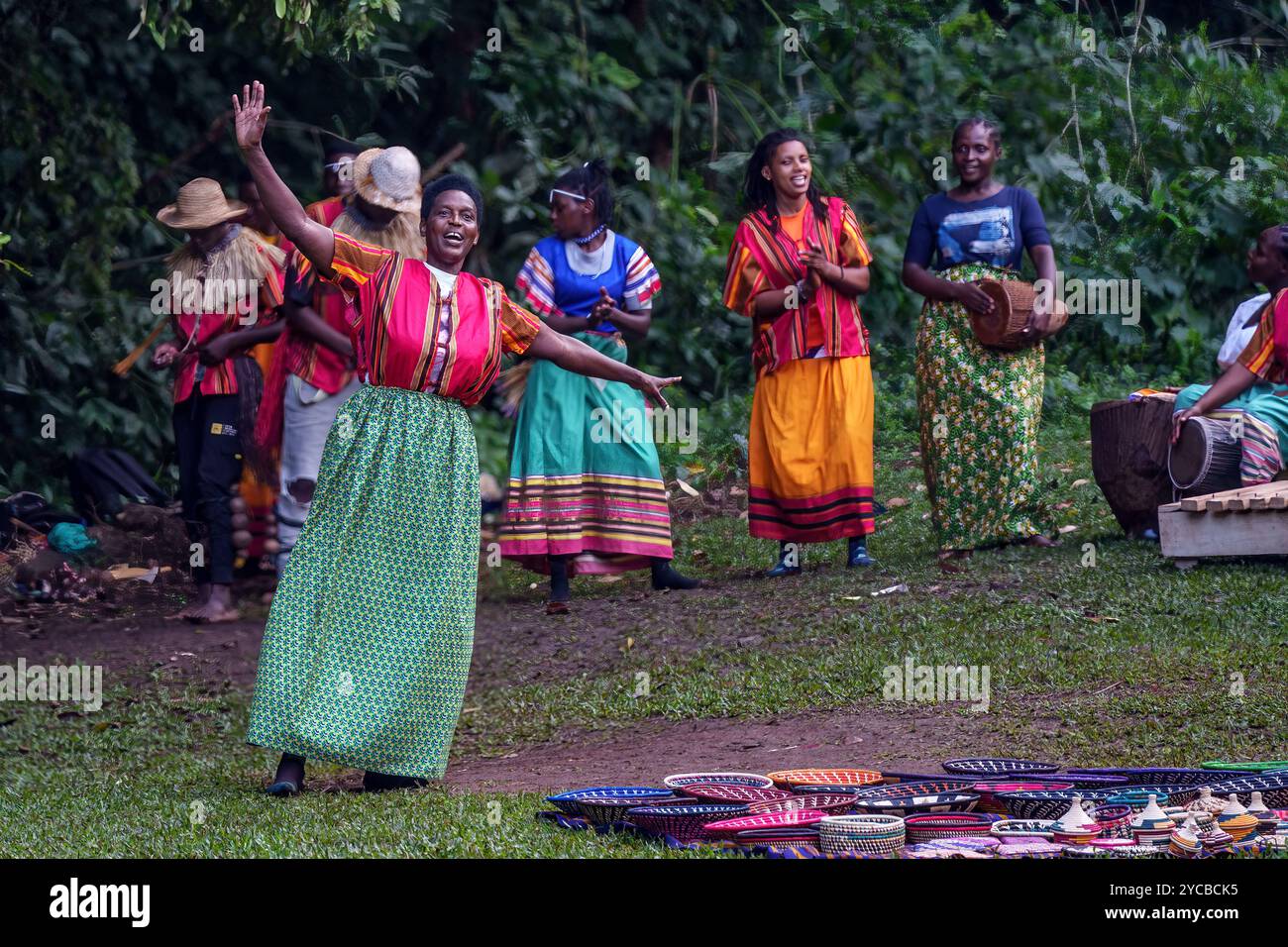 Batwa Dancers Performing Traditional Dance Stock Photo - Alamy