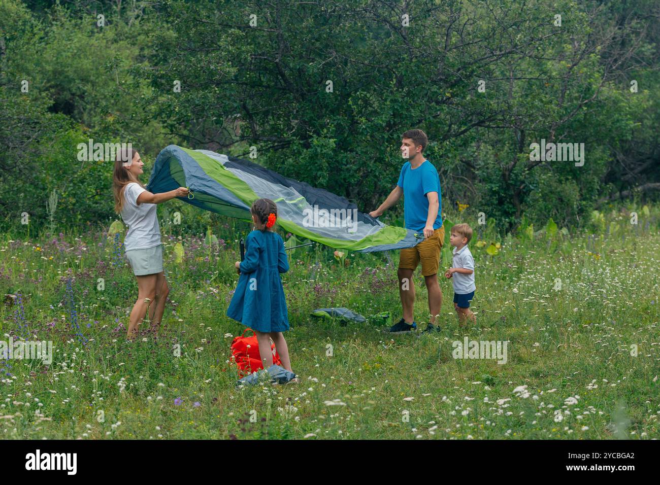Children campsite setting up tent hi-res stock photography and images ...