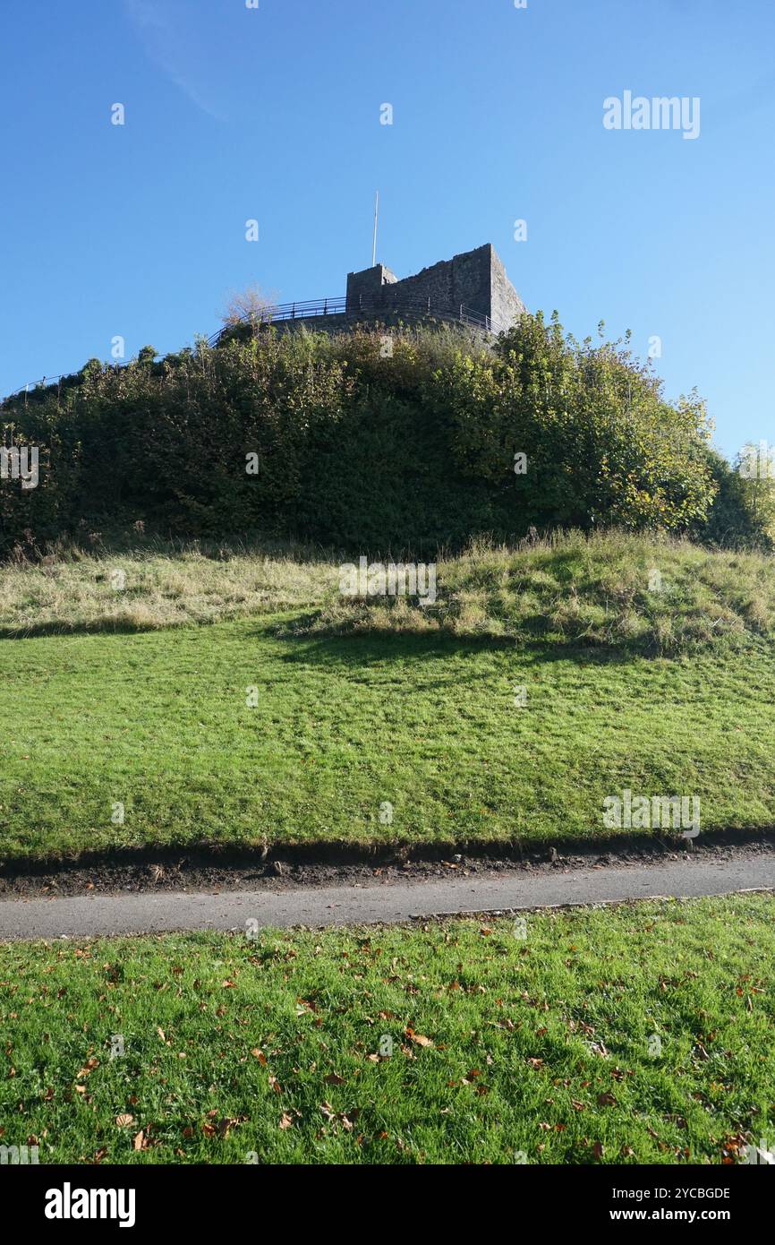 Lancashire clitheroe castle autumn hi-res stock photography and images ...