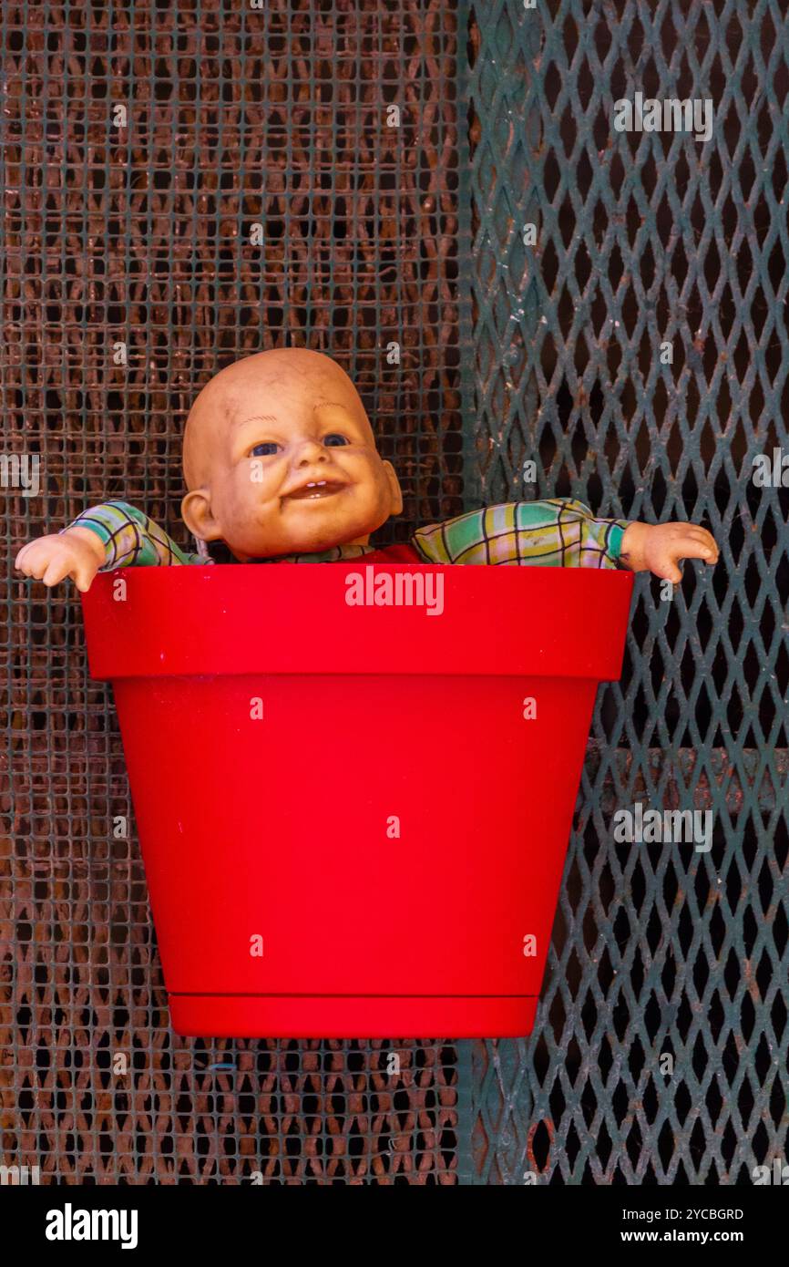 Vintage doll hi-res stock photography and images - Alamy