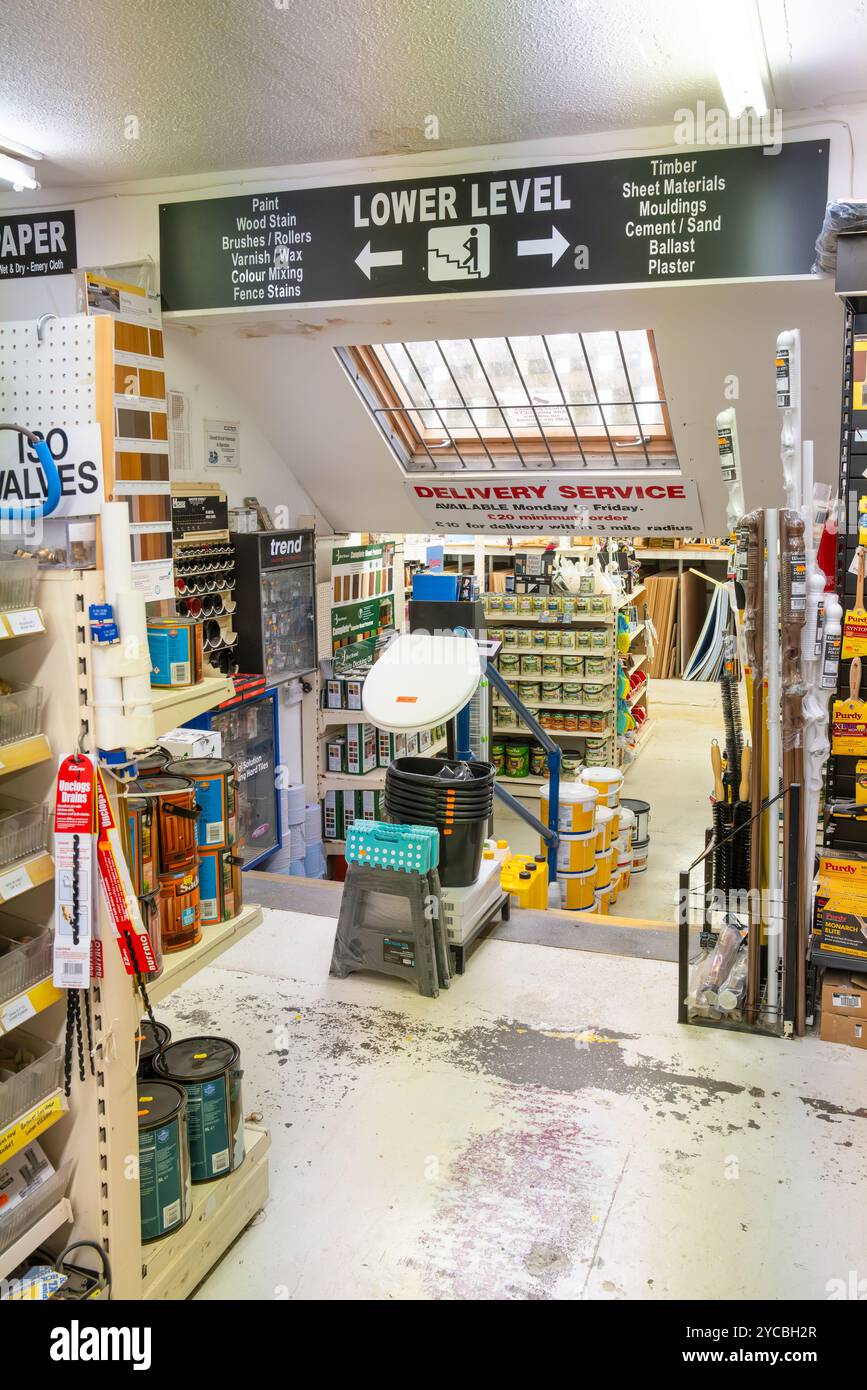 Diy store interior hi res stock photography and images Alamy