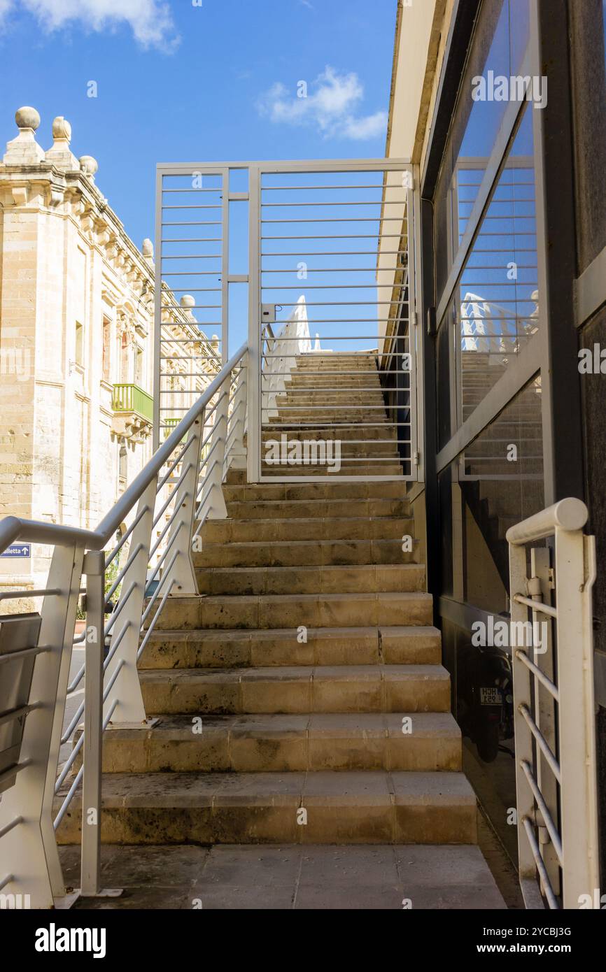 Architecture skyscraper staircase building hi-res stock photography and ...