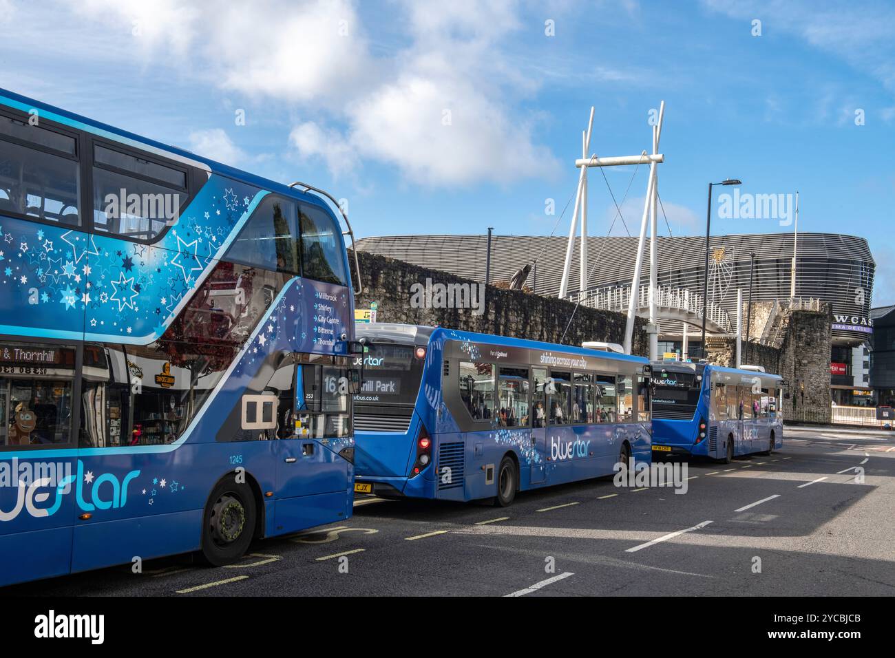 Blue star busses hi-res stock photography and images - Alamy