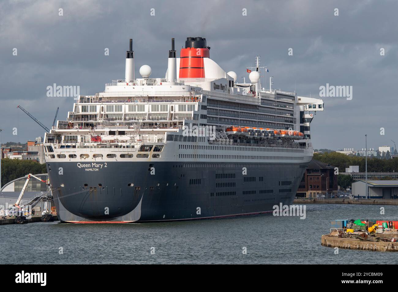 Queen Mary 2 Cunard cruise ship alongside at the ocean terminal in ...