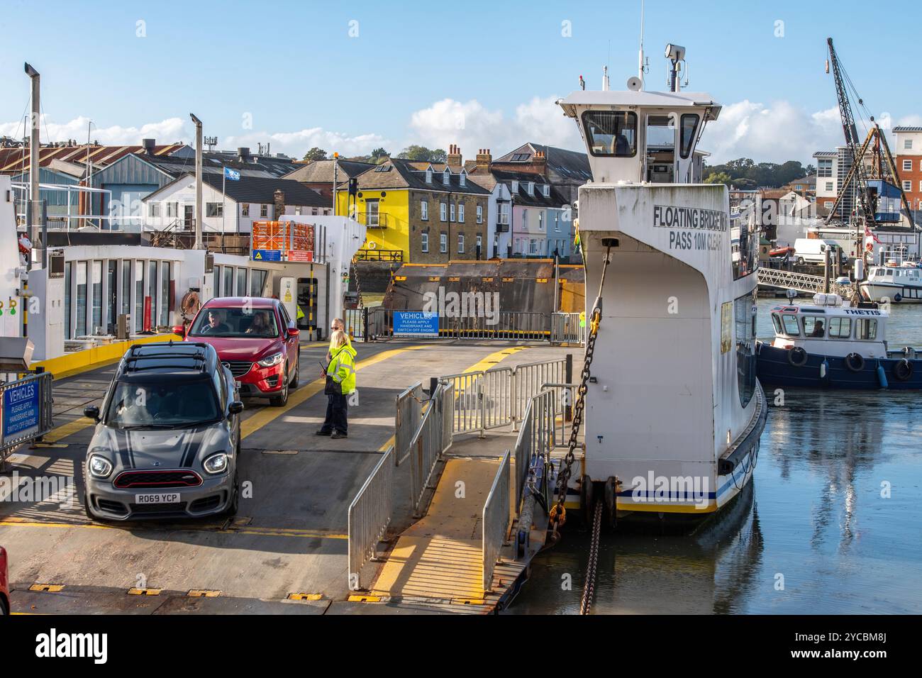 the floating bridge or chain ferry between East Cowes and West Cowes on ...