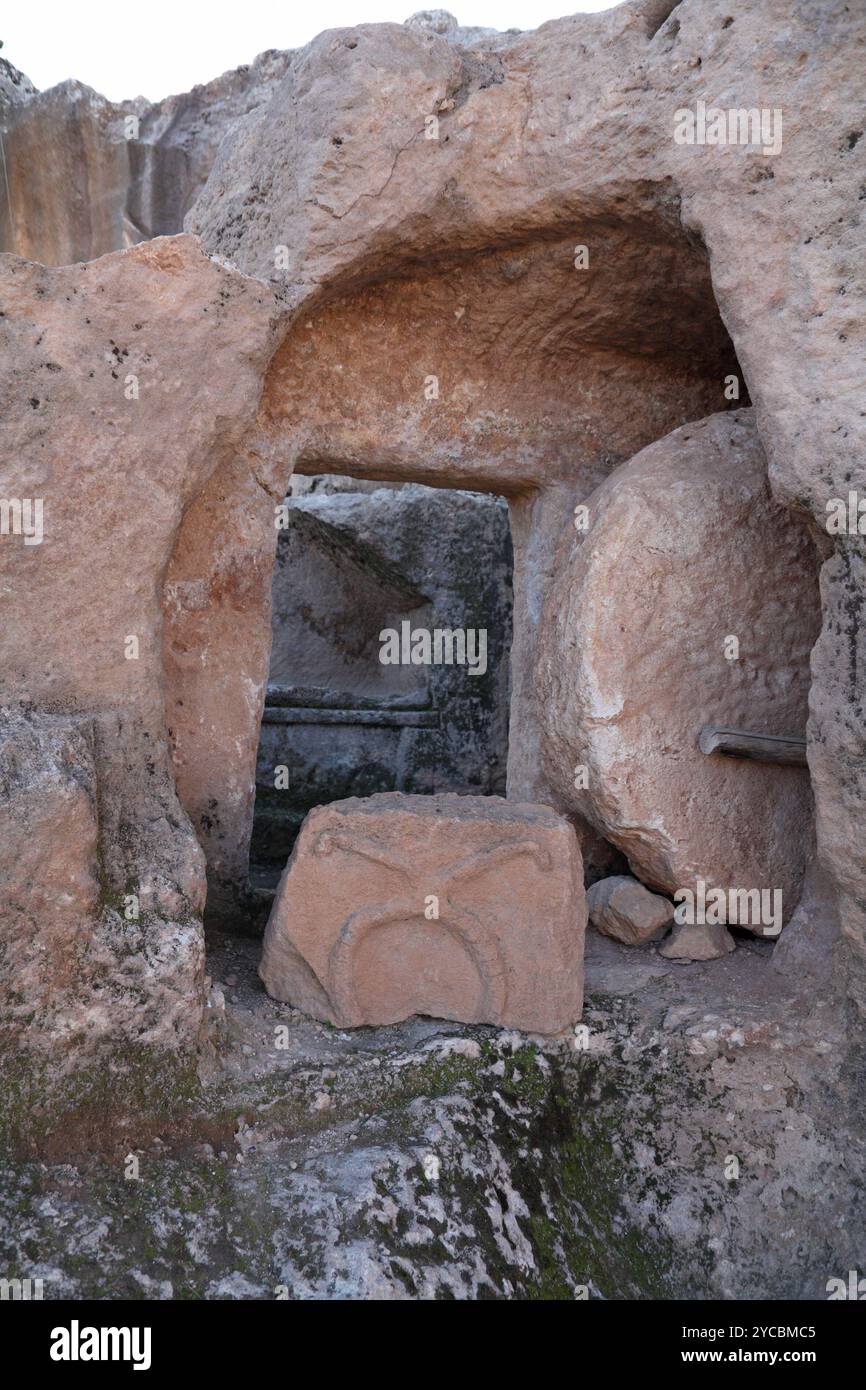 Burial of the late neolithic period hi-res stock photography and images ...