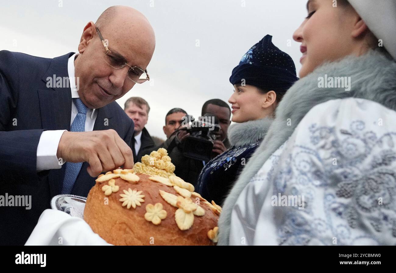 Kazan, Russia. 22 October, 2024. A woman dressed in traditional Tatar ...