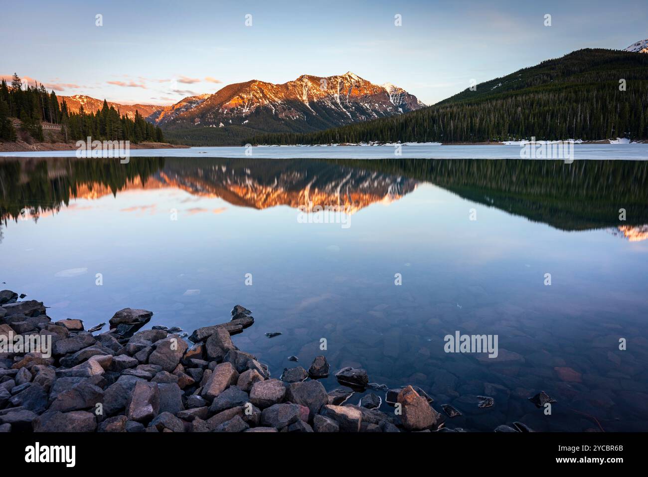 Hyalite Reservoir in Montana Stock Photo - Alamy