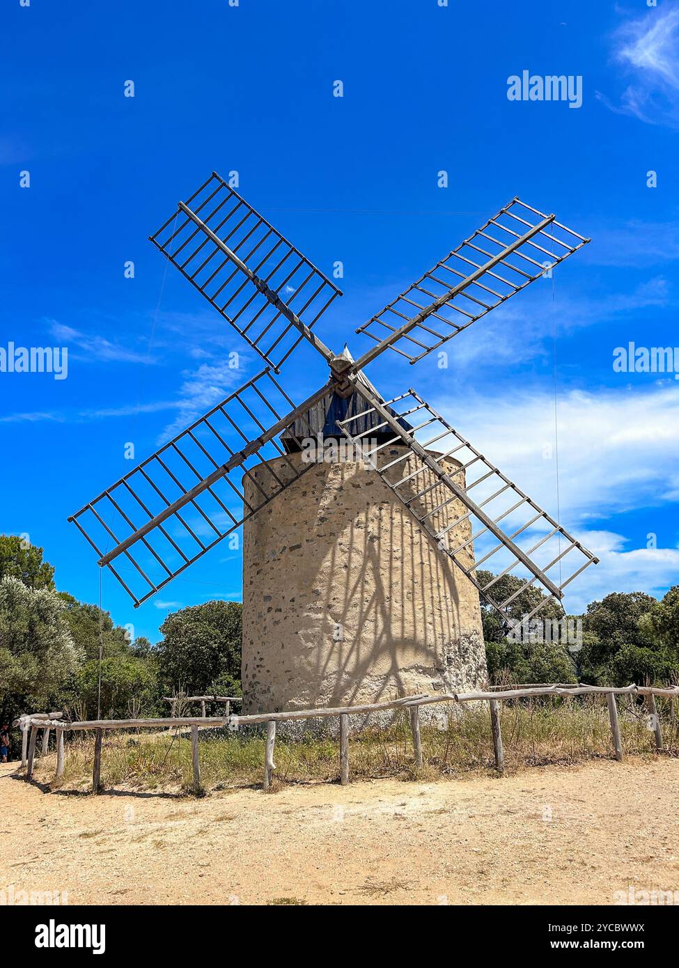 Ile de france windmill history hi-res stock photography and images - Alamy