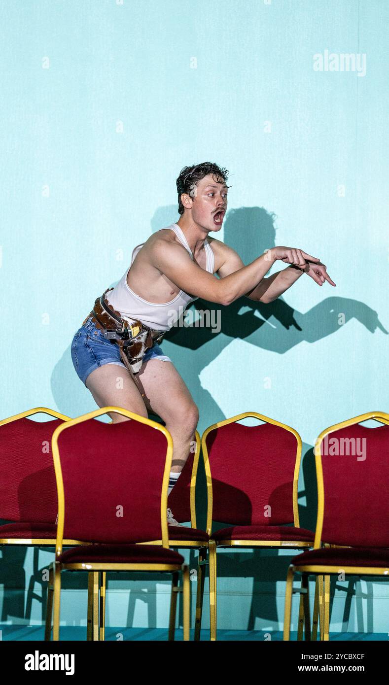 Sarah death theatre 20th century hi-res stock photography and images ...