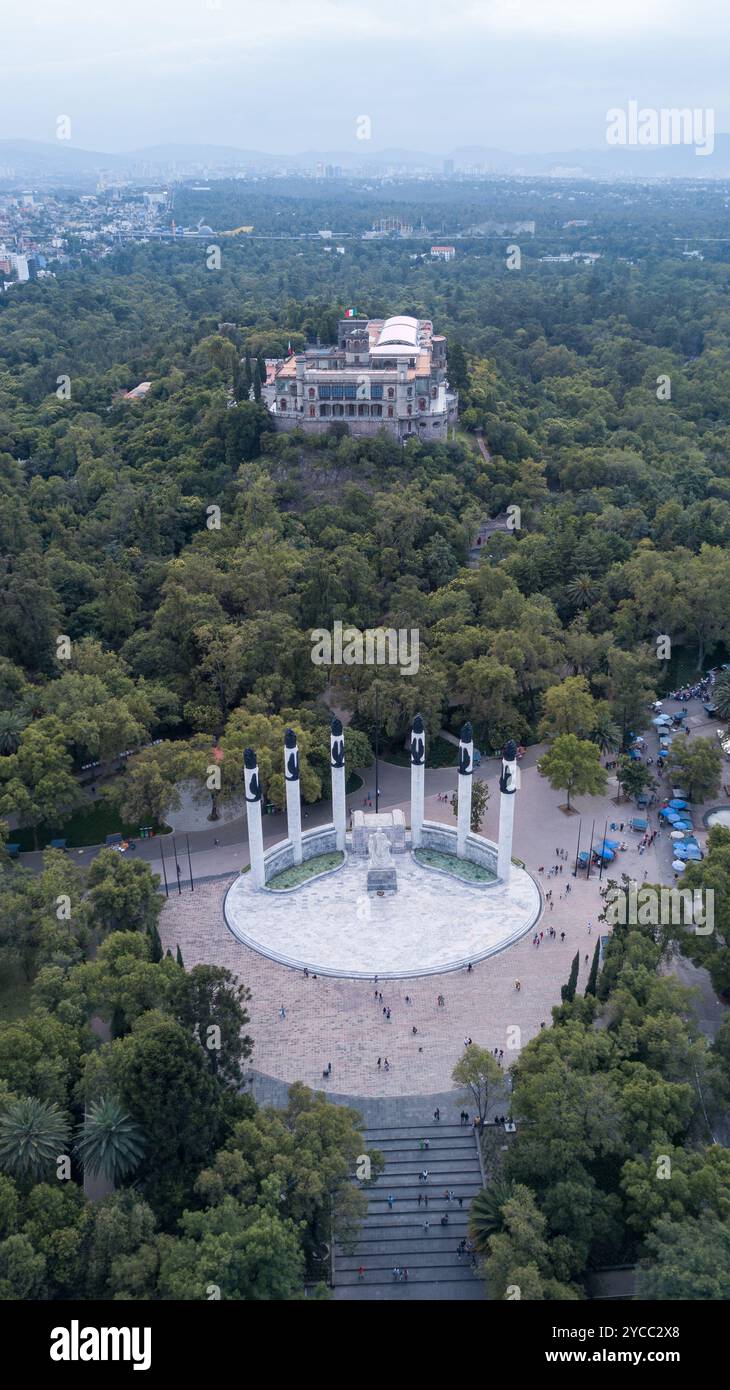 Aerial view of the Altar to the Fatherland and Chapultepec Castle in ...