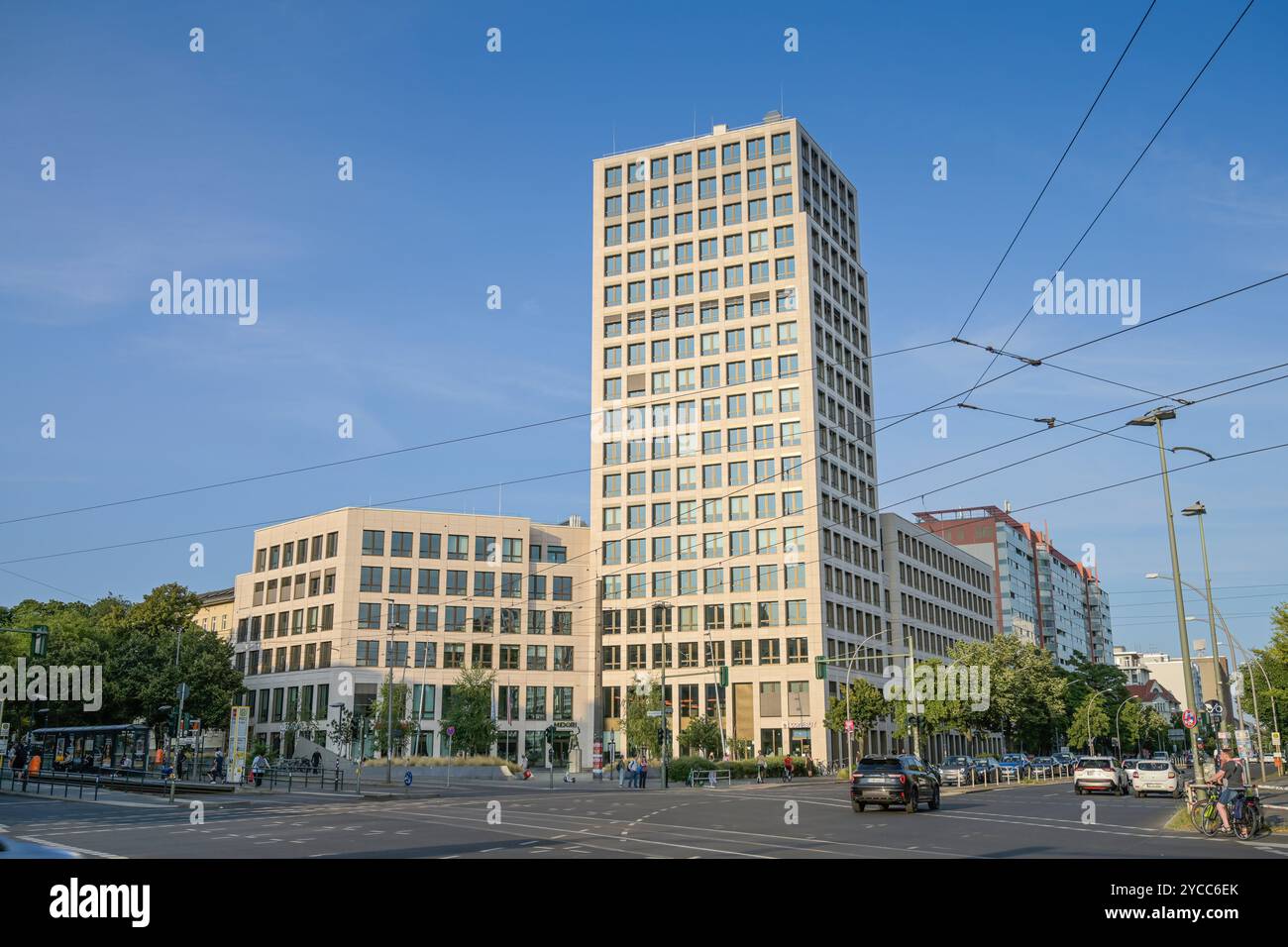 Hochhaus, Wohnungsbaugesellschaft HOWOGE, Stefan-Heym-Platz ...