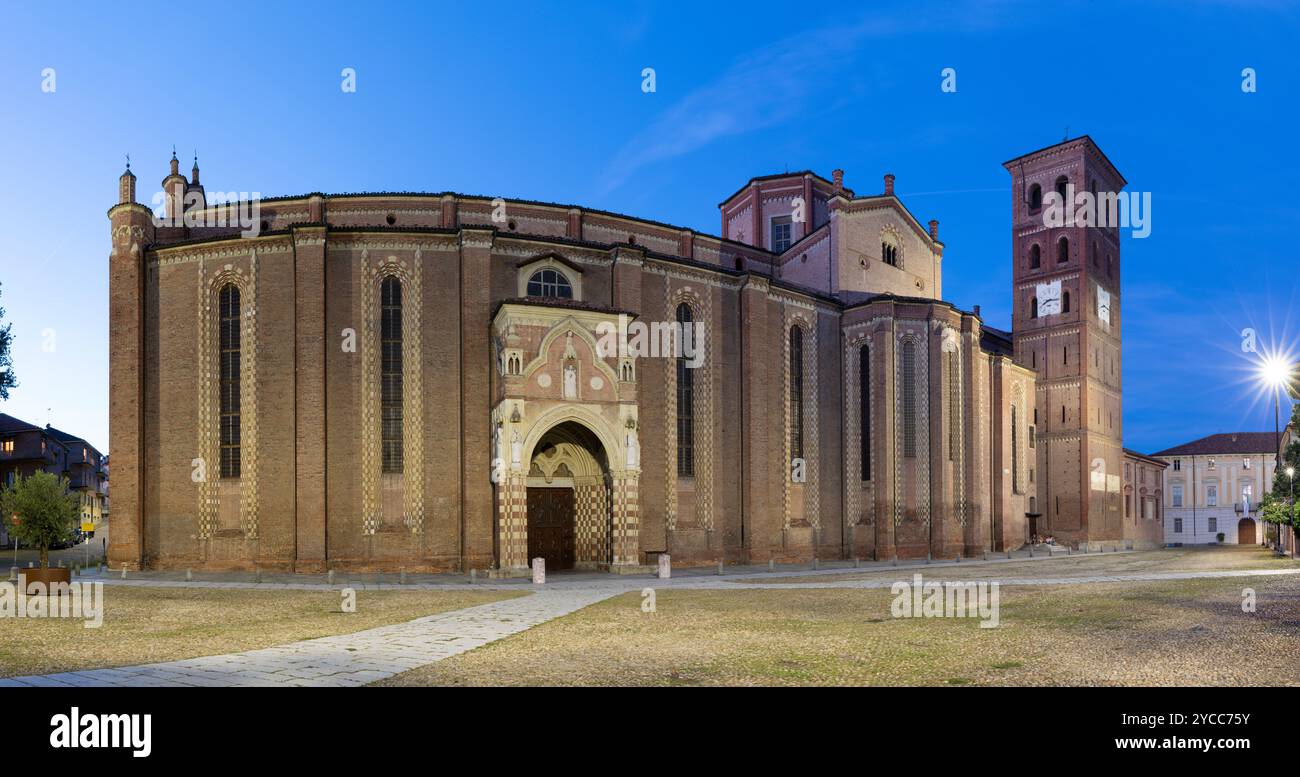 Cattedrale di santa maria assunta e san gottardo hi-res stock ...