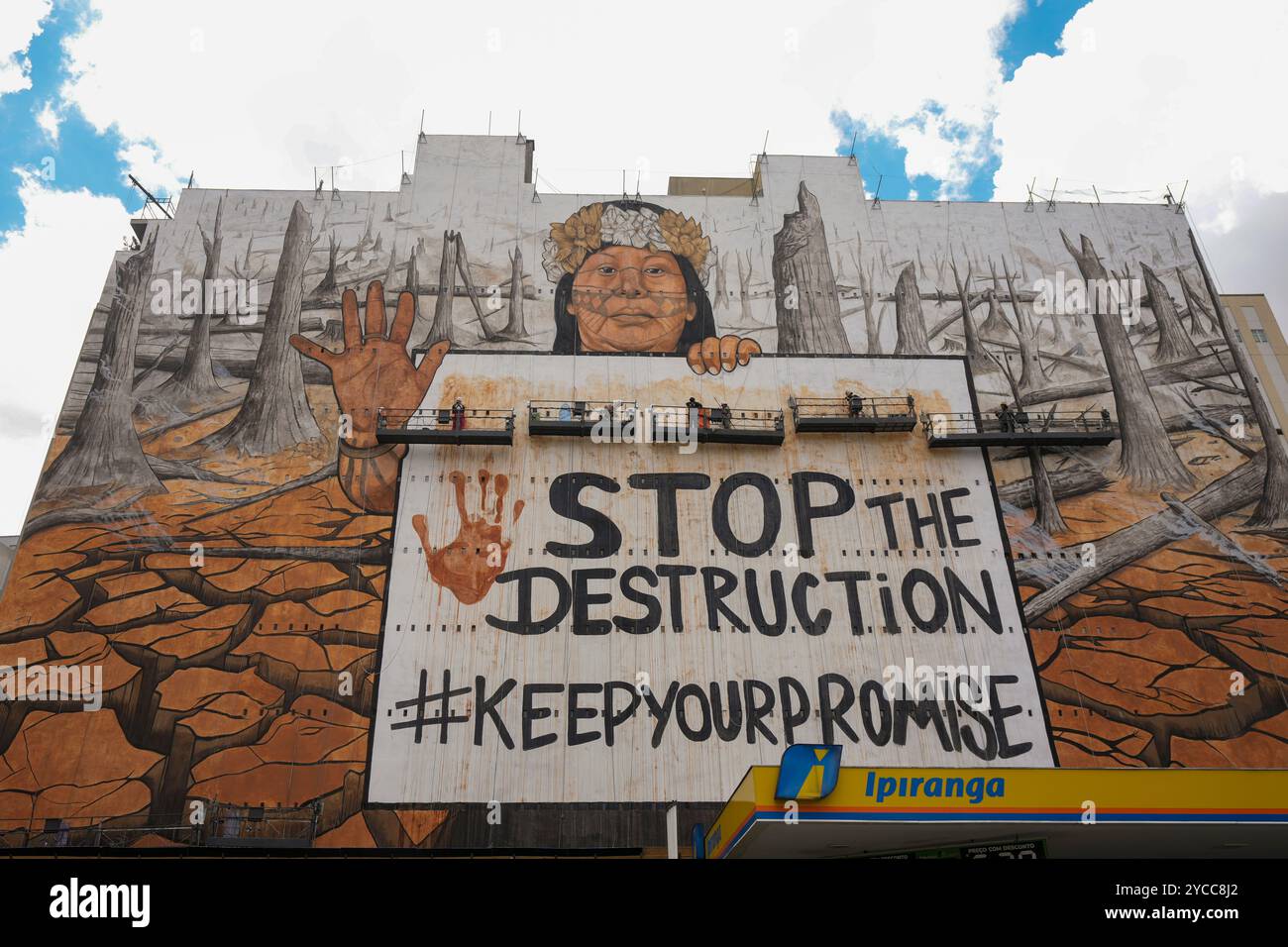 A mural by artist-activist Mundano depicting the drought in the Amazon ...