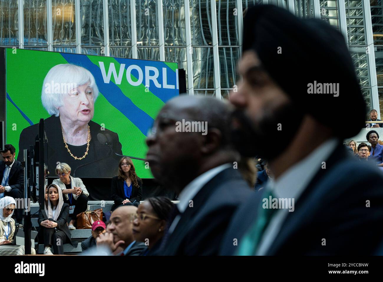 Panel speaking audience hi-res stock photography and images - Alamy