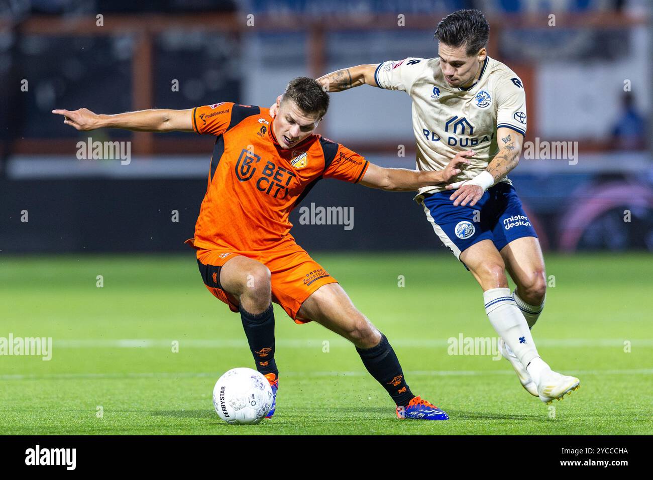 VOLENDAM, 22-10-2024, Kras Stadium, Dutch Football, Keuken Kampioen ...