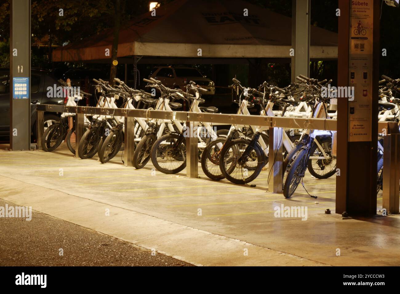 Sheltered exposure hi-res stock photography and images - Alamy