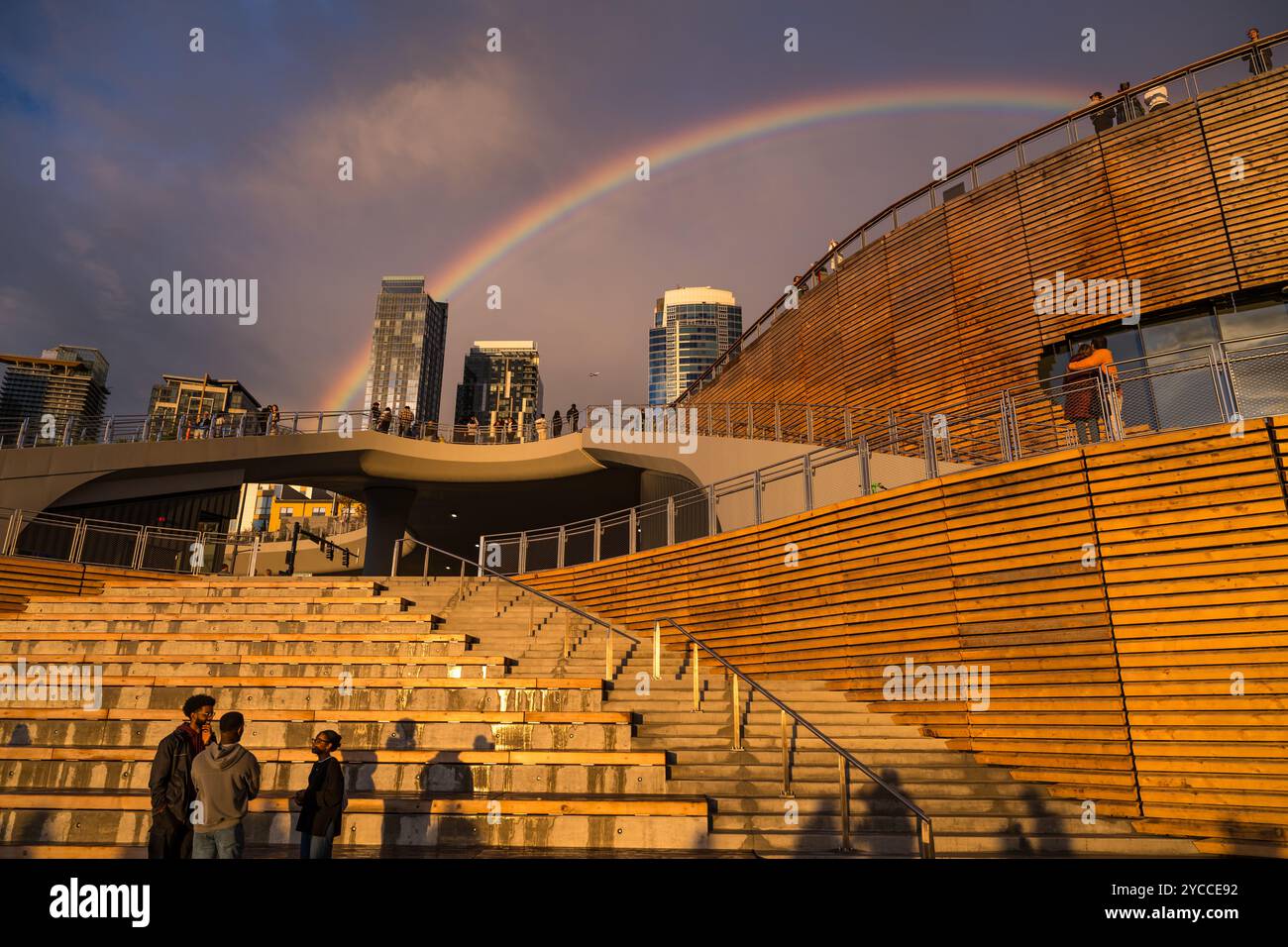 Seattle, USA. 20th Oct 2024. Sunset with the Overlook Walk Park that ...